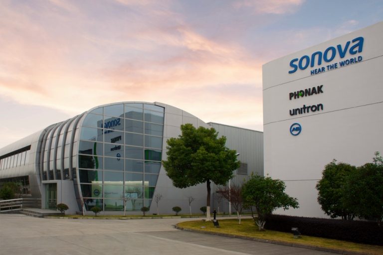 Phonak Infinio Charger - Hears Hearing & Hearables